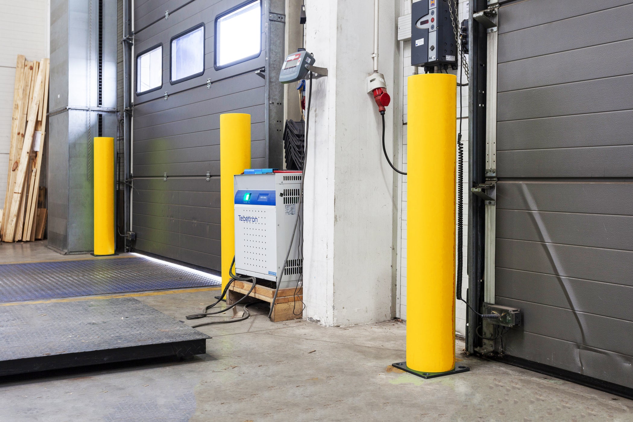 Beaverswood Heavy-Duty Safety Bollards | UK-Made, Certified & Durable ...