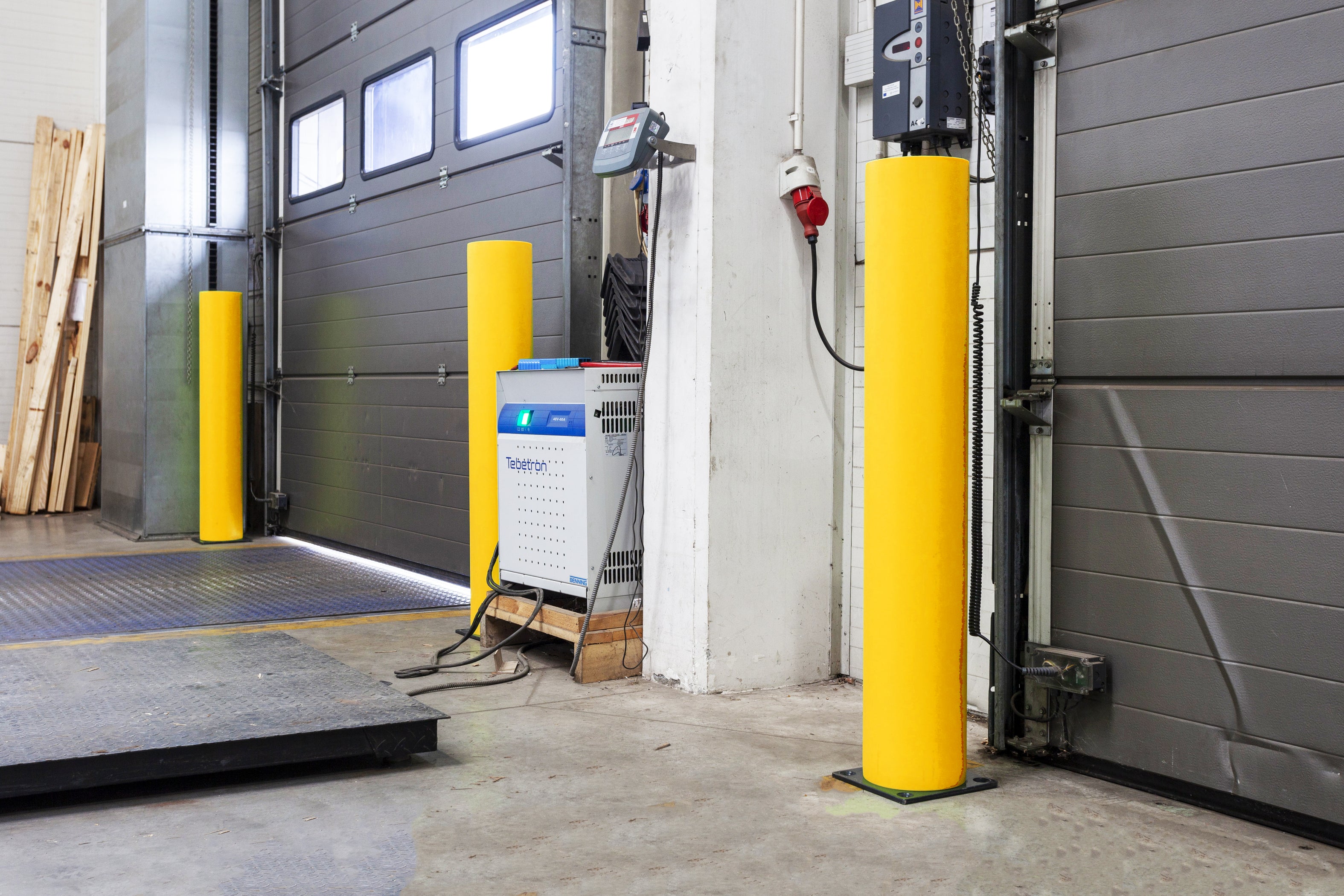 Beaverswood Heavy-Duty Safety Bollards | UK-Made, Certified & Durable ...